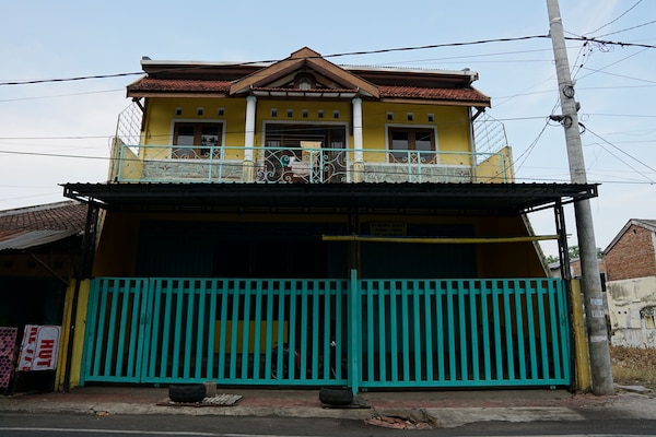 Hotel O Yoko Kost Syariah - Bondowoso