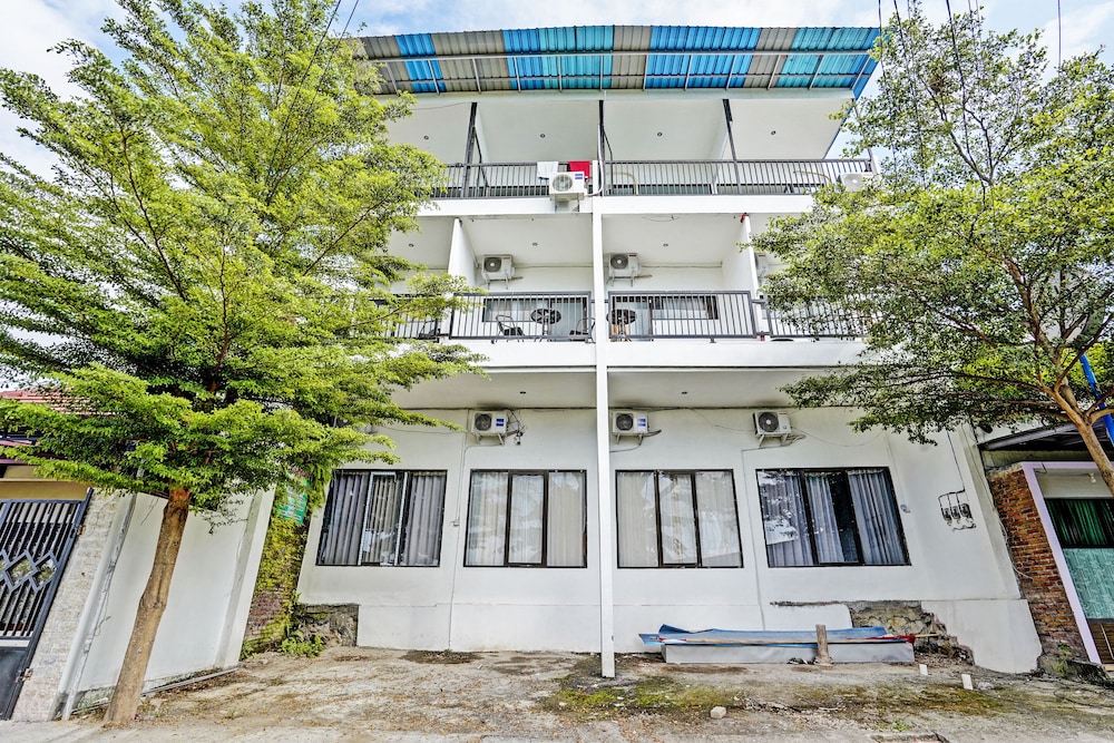 Capital O 92670 Borobudur Homestay - Banyuwangi