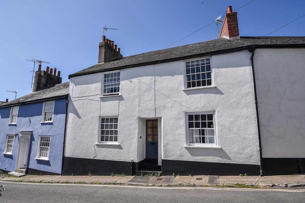 1 Dolphin Cottages - Lyme Regis