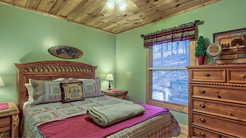 Hot Tub Family Pet-friendly Cabin In Coosawattee River Resort Ellijay Ga - Ellijay, GA