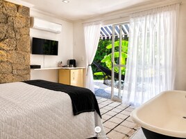 Suíte Room 4 com Piscina Aquecida Privativa - CasaIvan