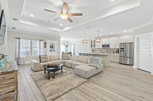 Casa | Área de estar | Smart TV 60 polegadas com canais digitais, Netflix, Hulu