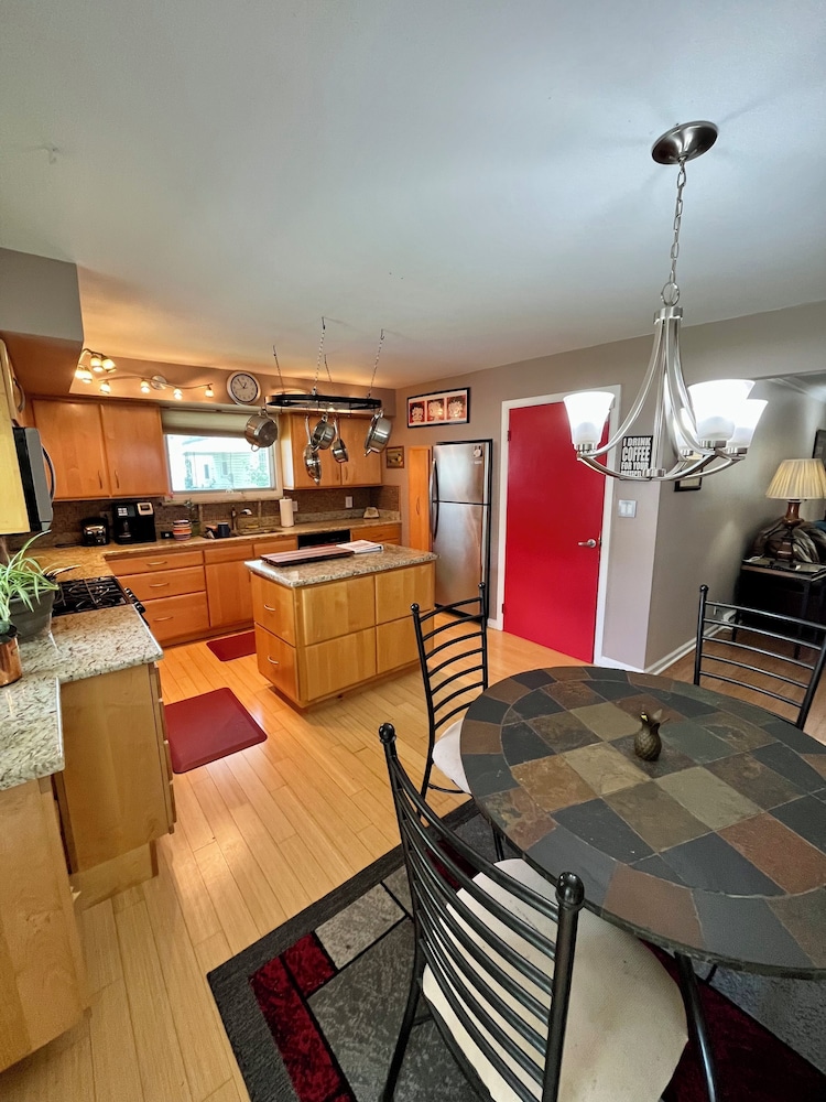 House Close To Nd Campus!! Driveway For Parking. Safe, Residential Neighborhood. - 사우스벤드