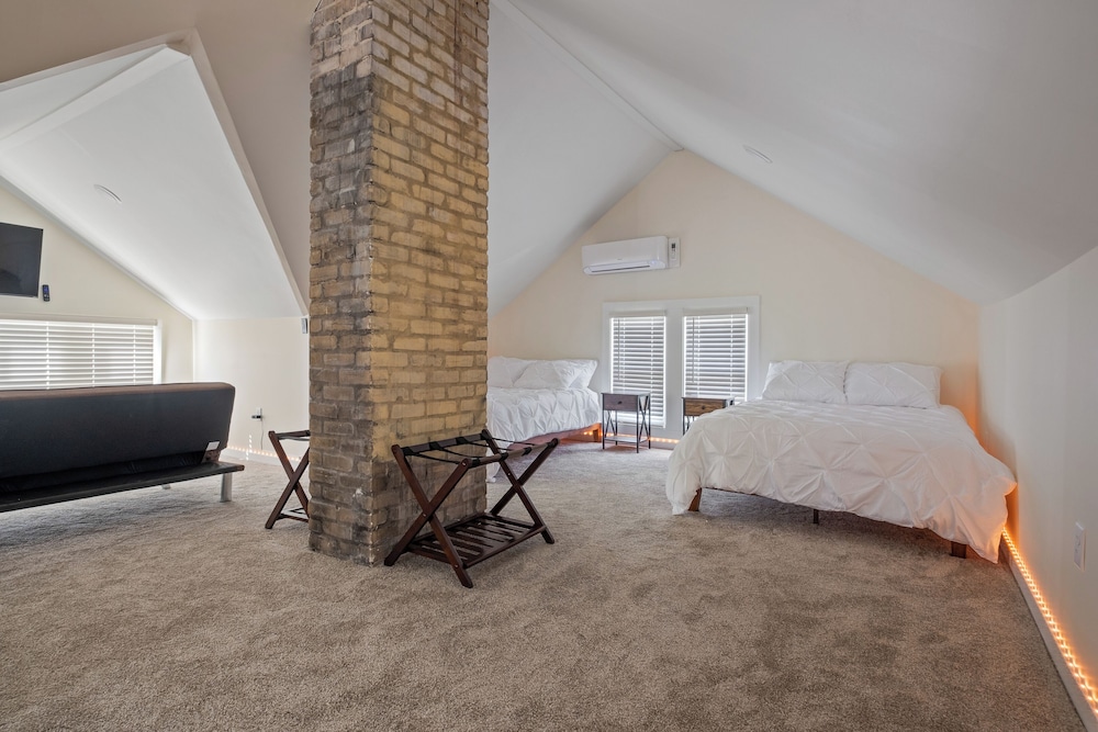 Eastown Luxe - Grand Rapids, MI