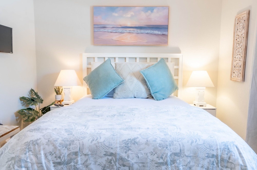 Anna Maria Aloha – Beach Block Cottage, Steps to Gulf, Outdoor Living ...