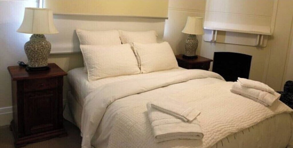Mentor Chambers Serviced Apartment<br> - West Wyalong