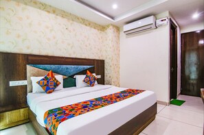 Quarto Deluxe | Lençóis de algodão egípcio, roupa de alta qualidade, cofre no quarto 