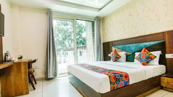 Quarto Deluxe | Lençóis de algodão egípcio, roupa de alta qualidade, cofre no quarto