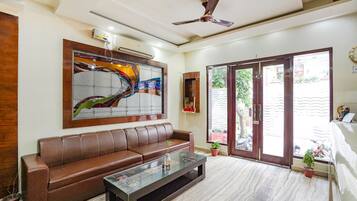 Área de estar no saguão