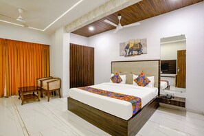 Quarto Deluxe | Lençóis de algodão egípcio, roupa de alta qualidade, cofre no quarto 