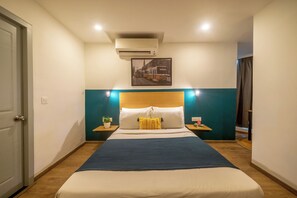 Quarto básico | 1 quarto, escrivaninha, Wi-Fi de cortesia, roupa de cama