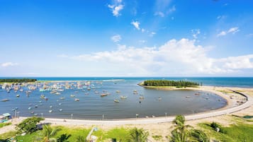 Na praia
