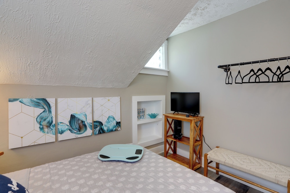 Welcoming Willoughby Home: 1 Mi To Historic Dtwn - Willoughby, OH