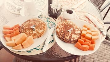 Café da manhã completo todos os dias mediante uma taxa
