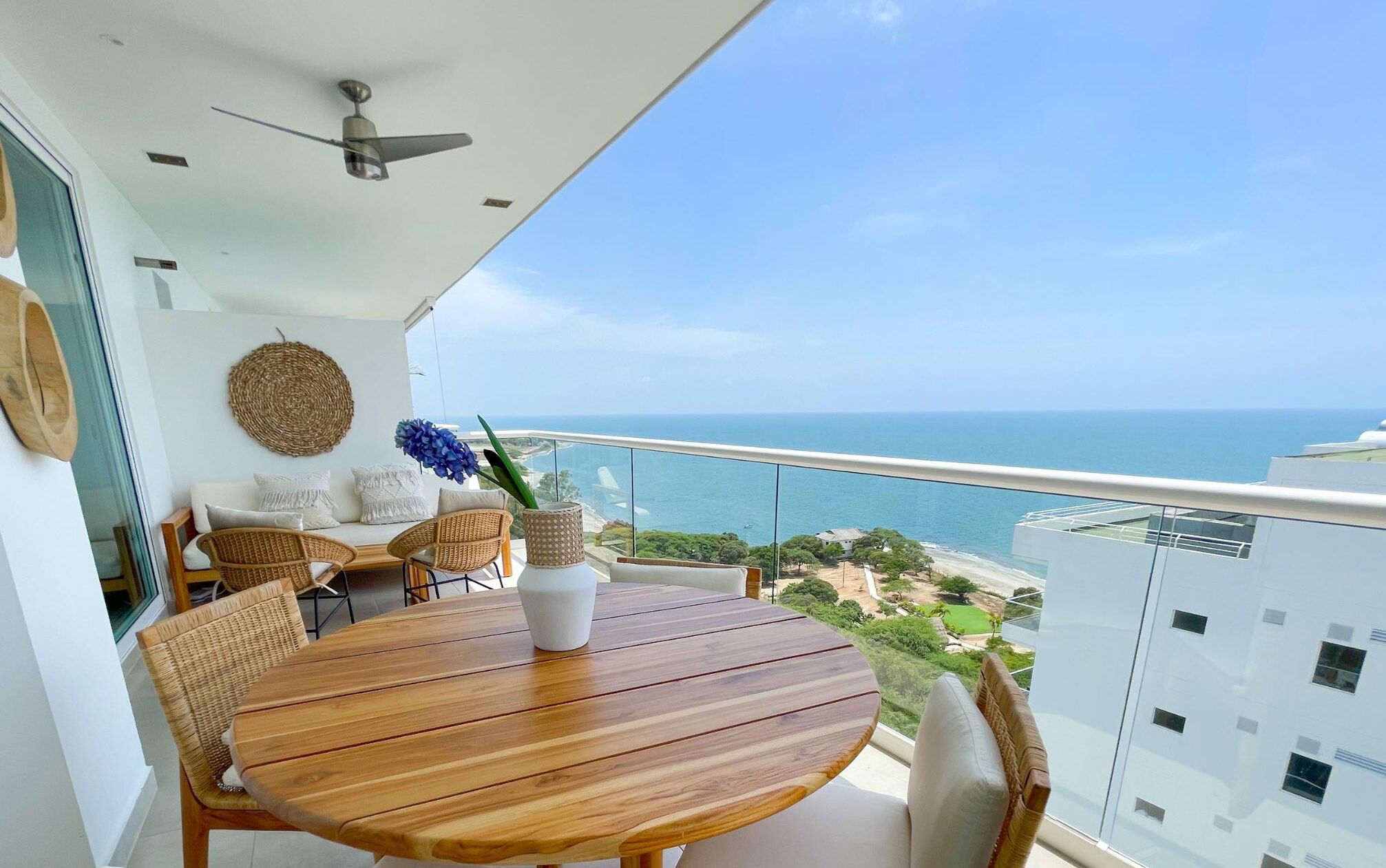 Apartamento, terraço, vista para o oceano | Sacada
