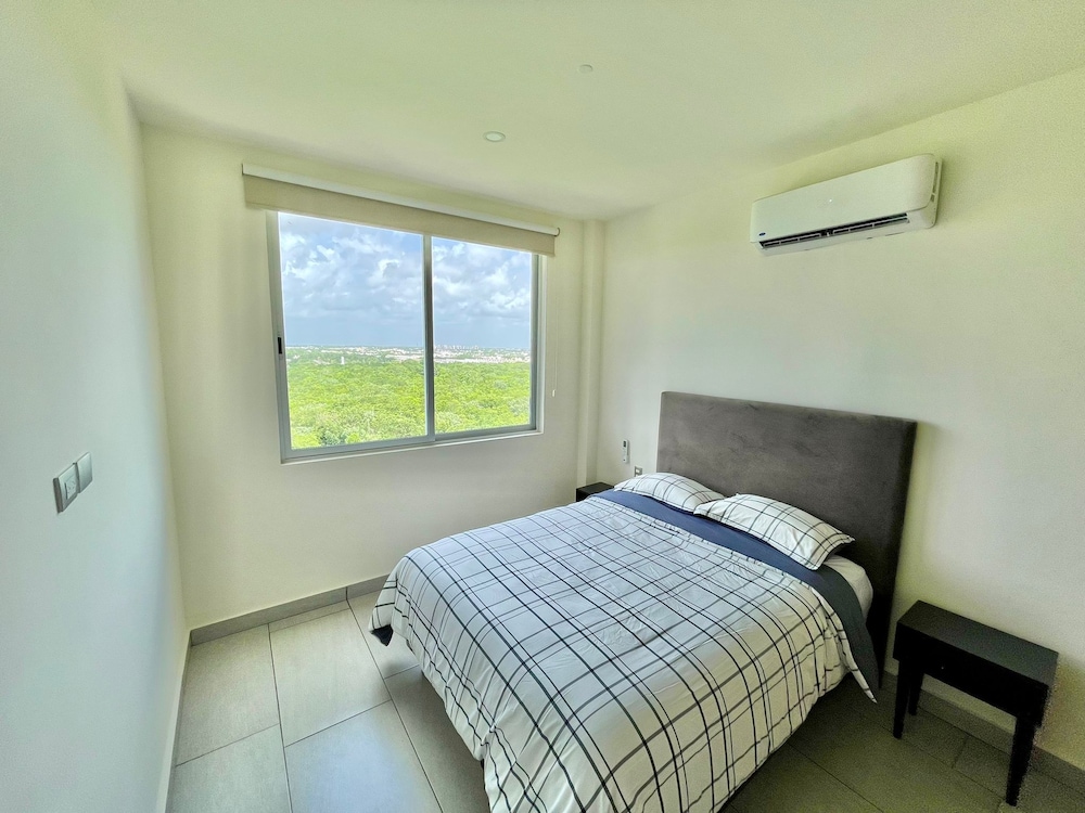 Dream Condo! Resort Type Vacations In Cancun. 15 Minutes To Airport & Main Strip - Cancún