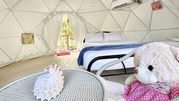 Secretária, Wi-fi grátis, roupa de cama fornecida