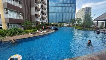 3 piscinas exteriores