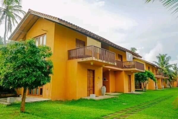 Muthumuni Ayurveda Beach Resort - Bentota
