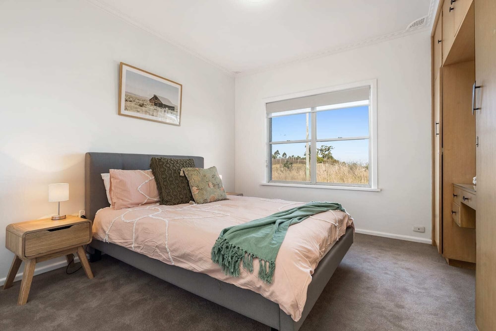 Panoramic Views On Pinnacle - 3 Bedroom Farm Stay - Orange