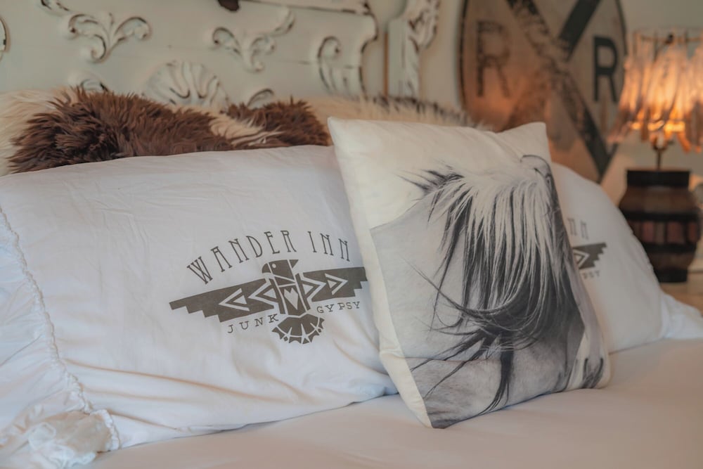 The Wanderlust Room - Wander Inn - Round Top, TX