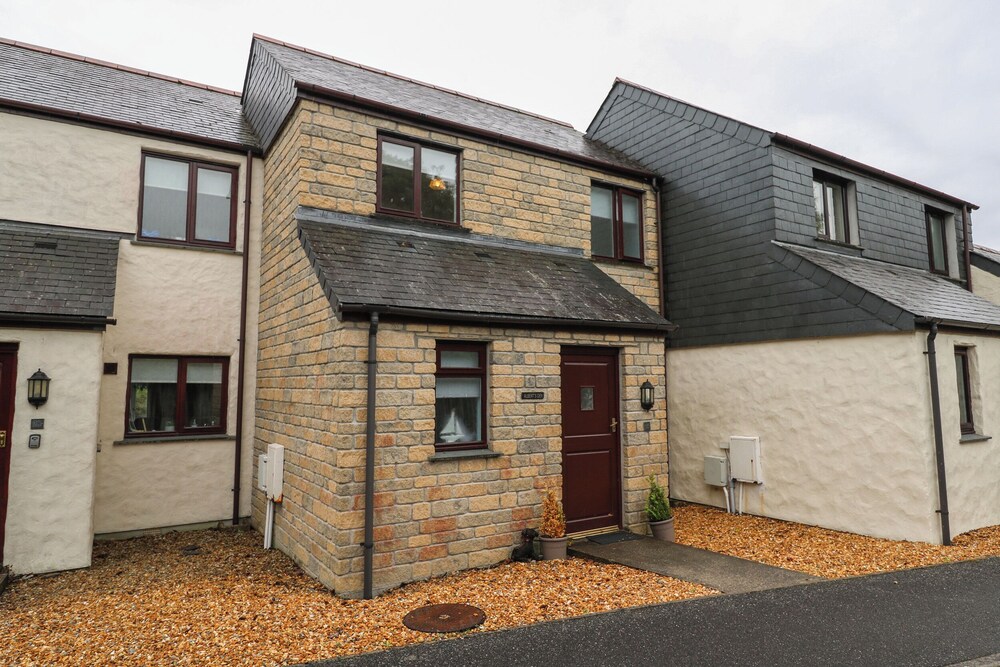 Albert's Den - Falmouth