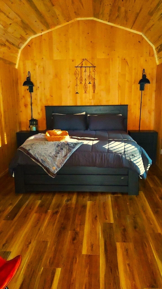 Lazy Bear Cabin 6 - Restrooms And Showers Are A Short Walk Away. - Oregón