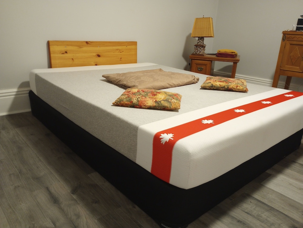 Downtown Peterborough Property, Lake View; Walk To Cafes, Pubs Theatre & Beaches - Peterborough, Canadá