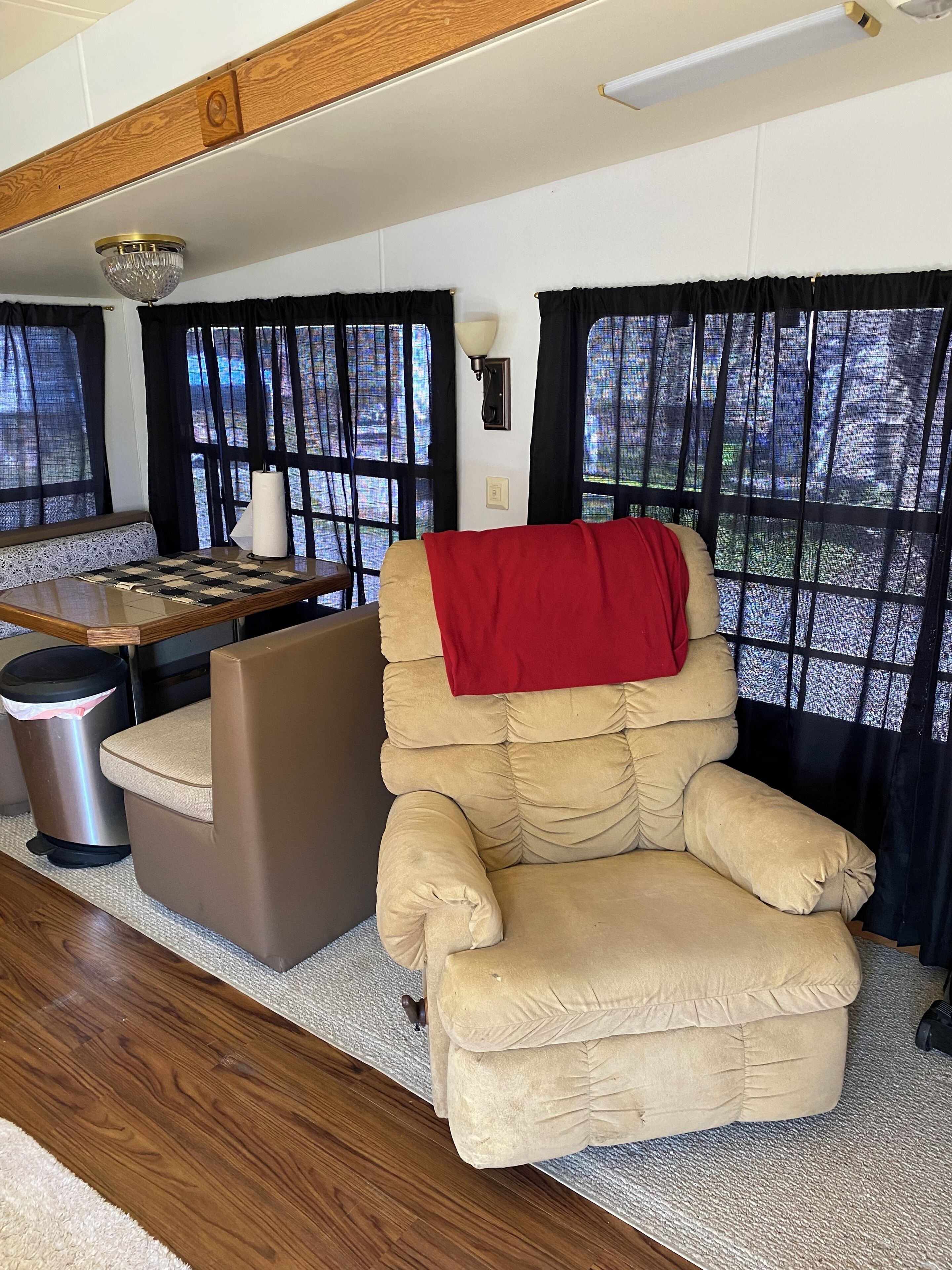 Fantastic Venue Along The Nolichucky River - Douglas Lake, TN