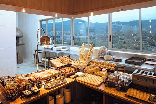 Pequeno-almoço tipo buffet diário incluído