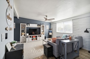 Casa, 4 quartos | Área de estar | Smart TV