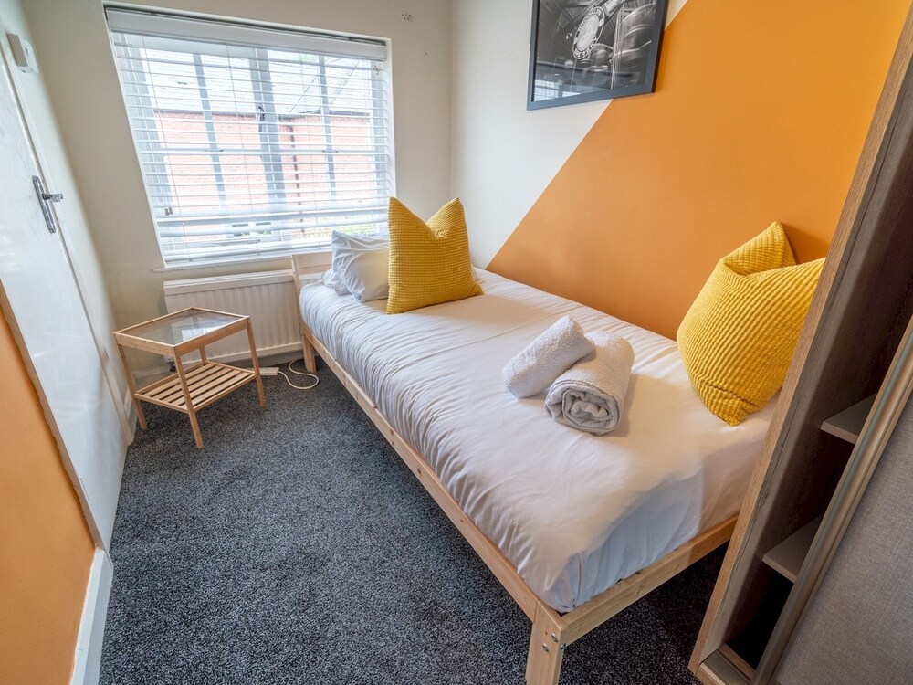 Pass the Keys | Cozy 3-Bed Home with Garden Perfect for Relaxing ...