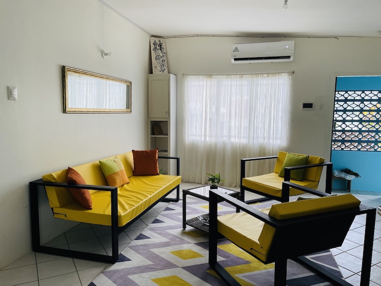 Colorful And Peaceful 2 Bedrooms Residential Home - Port of Spain