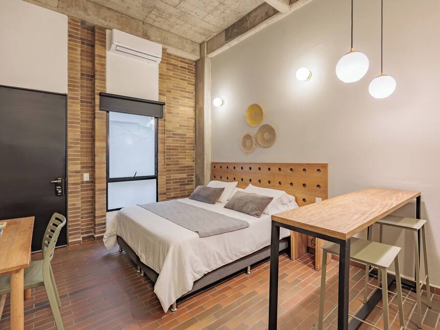 Estúdio Superior, 1 cama queen-size, cozinha | Roupa de alta qualidade, cofre no quarto, secretária