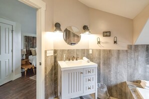 Waltzing Matilda | Banheiro | Secador de cabelo, toalhas de banho, sabonete, shampoo