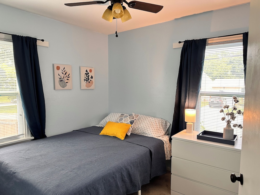 Cozy,near Zoo,utmc,dt Toledo,walk Trail. Working Travelers/families/dogs. - Toledo, OH