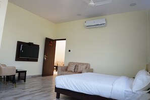 1 quarto, escrivaninha, Wi-Fi de cortesia