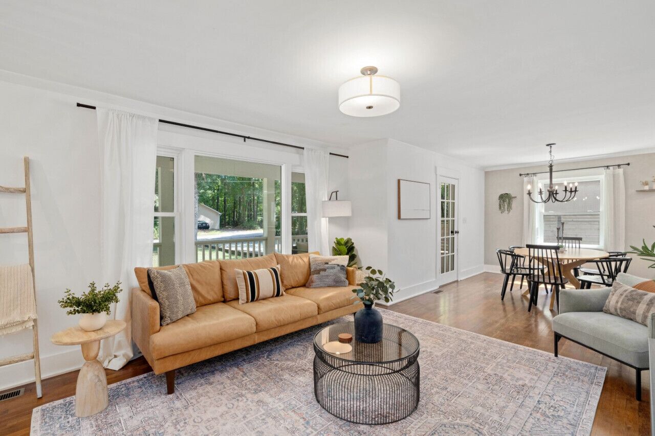 Designer Home With Pool Sleeps 12! - Cary, NC
