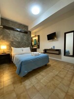 Quarto Standard | Cortinas/cortinados opacos, ferro/tábua de engomar, Wi-fi grátis 