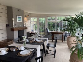 Café da manhã continental todos os dias (GBP 12 por pessoa) 