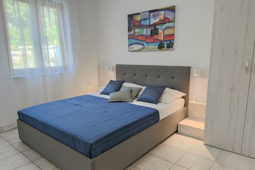 Two bedroom apartment with terrace Milna, Vis (A-21181-b) - Milna | Vrbo