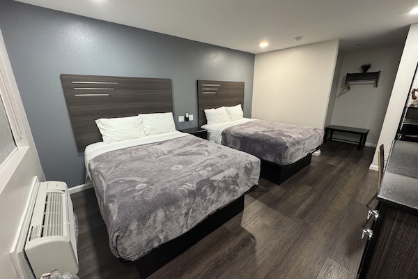 Quarto Duplo, 2 camas de casal, não fumadores | 1 quarto, camas de colchão viscoelástico, secretária, Wi-fi grátis