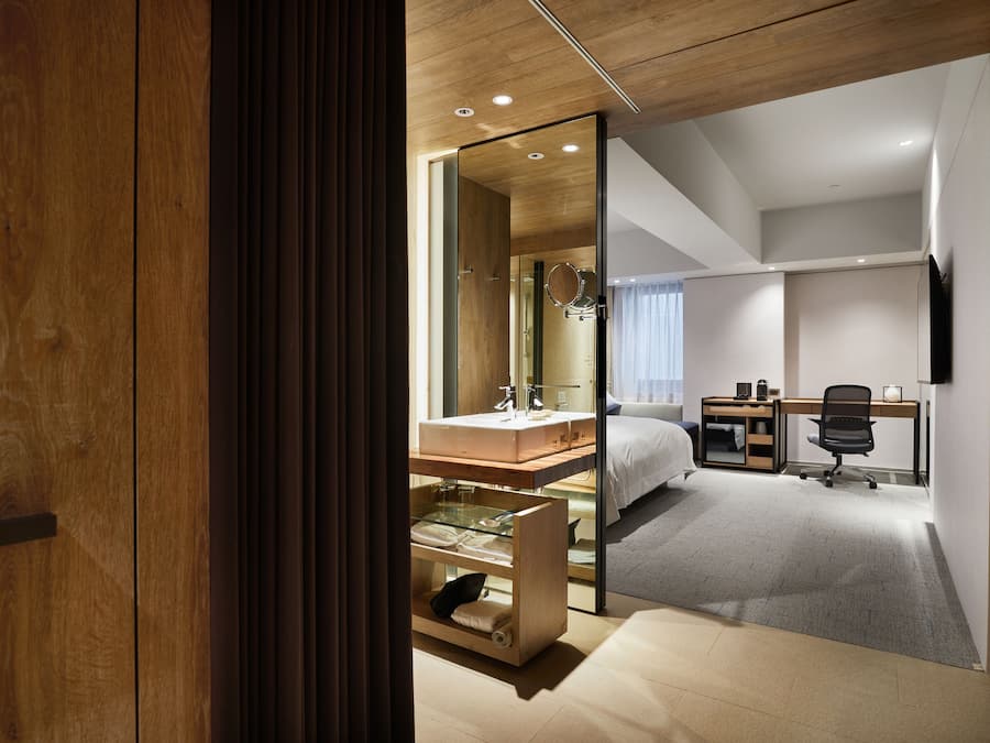 Quarto executivo | Roupas de cama premium, edredons de pluma, cofres nos quartos
