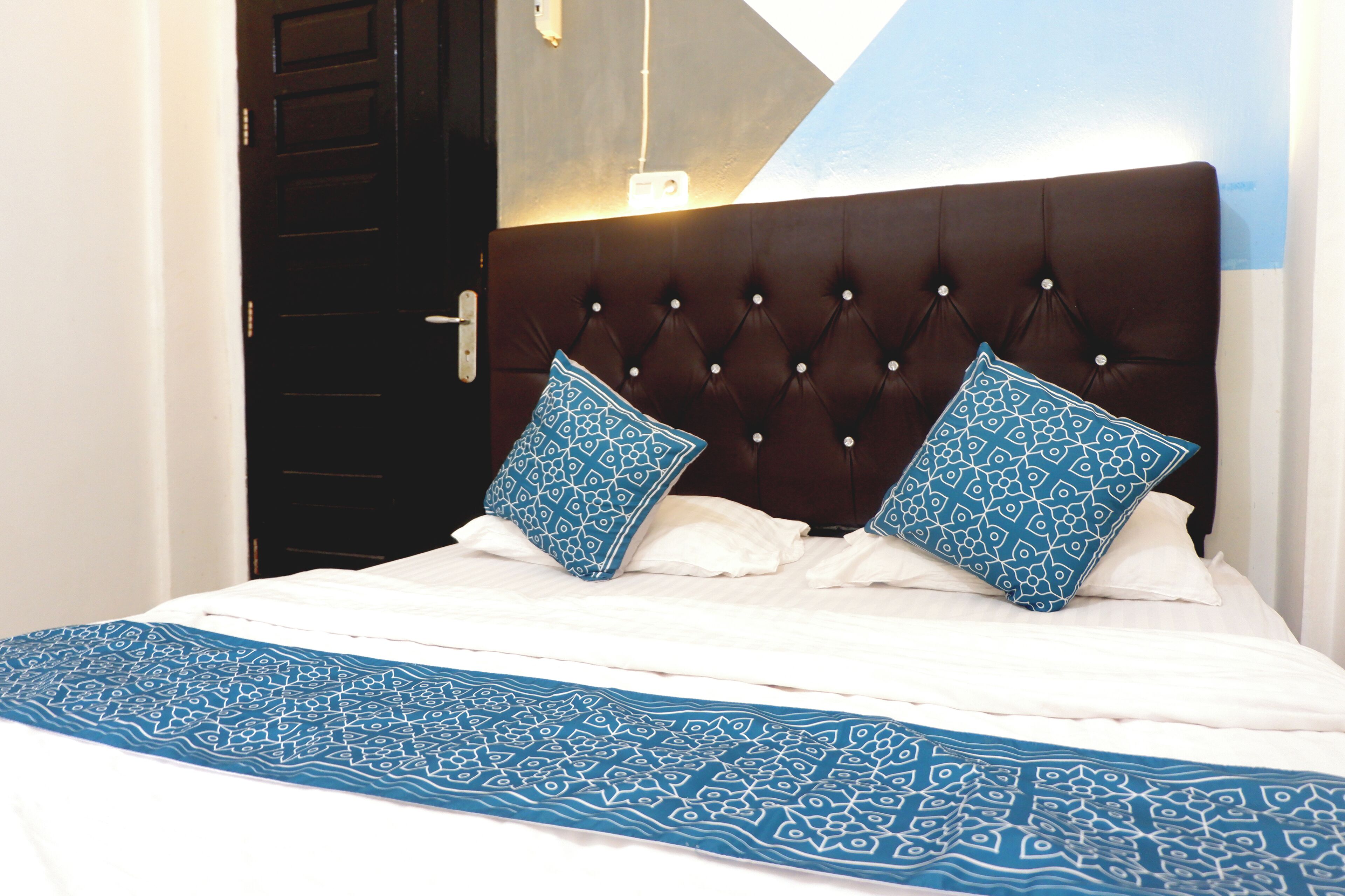 Quarto Standard | Secretária 