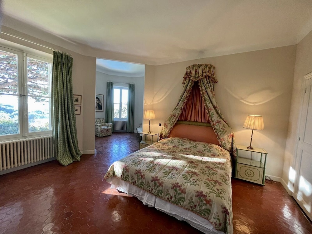Magnificent Hilltop Chateau With Sea Views, 10 Minutes From Cannes Croisette - Cannes