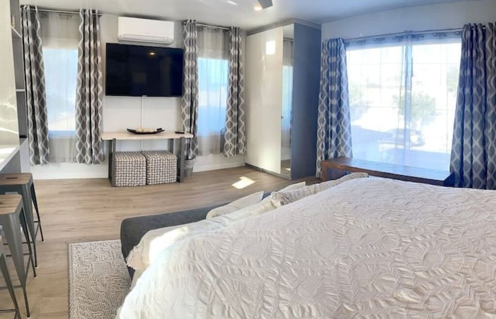 Stunning Ocean Beach Gem - has everything! - San Diego | Vrbo