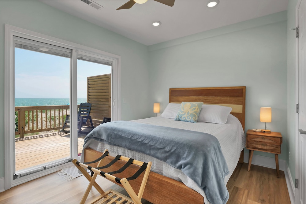 West End Gulls ~ By Poshstmgmt ~ Luxury Rentals ~ Beach Access~astonishing Views - Oak Island, NC