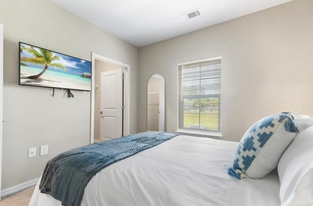 Luxe 1BR/1BA: Dive, Rest, Explore. Book Now! - Melbourne | Vrbo