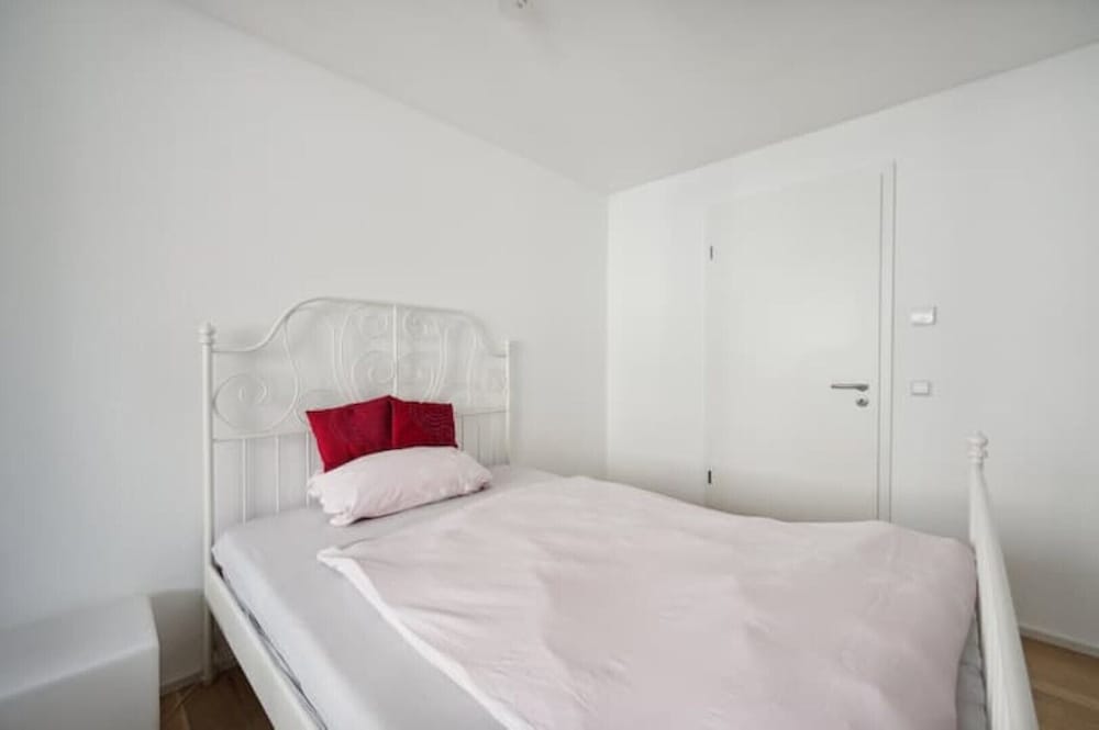 Design 3-zimmer-apartment Mit Balkon & Parkplatz In Top-lage, Familenfreundlich - Holzgerlingen