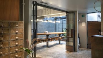 Five-Bedroom Pool Villa | Área de estar